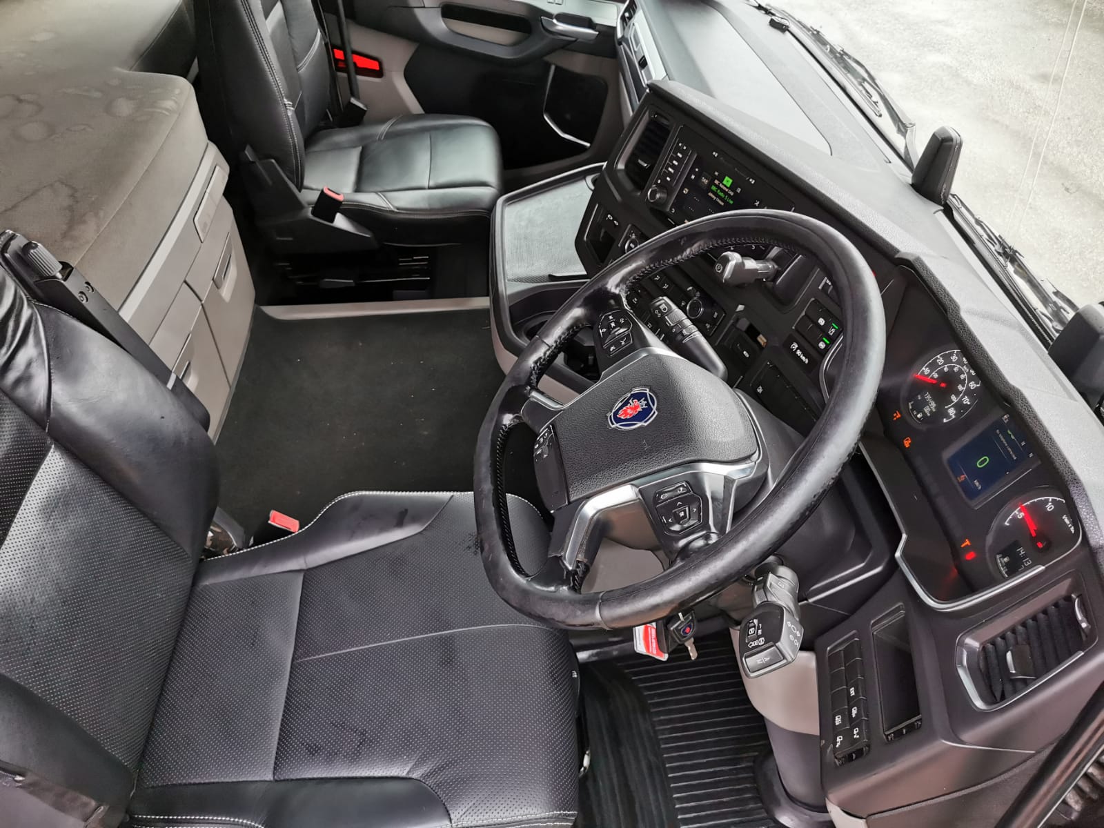 2019 (69) SCANIA R450